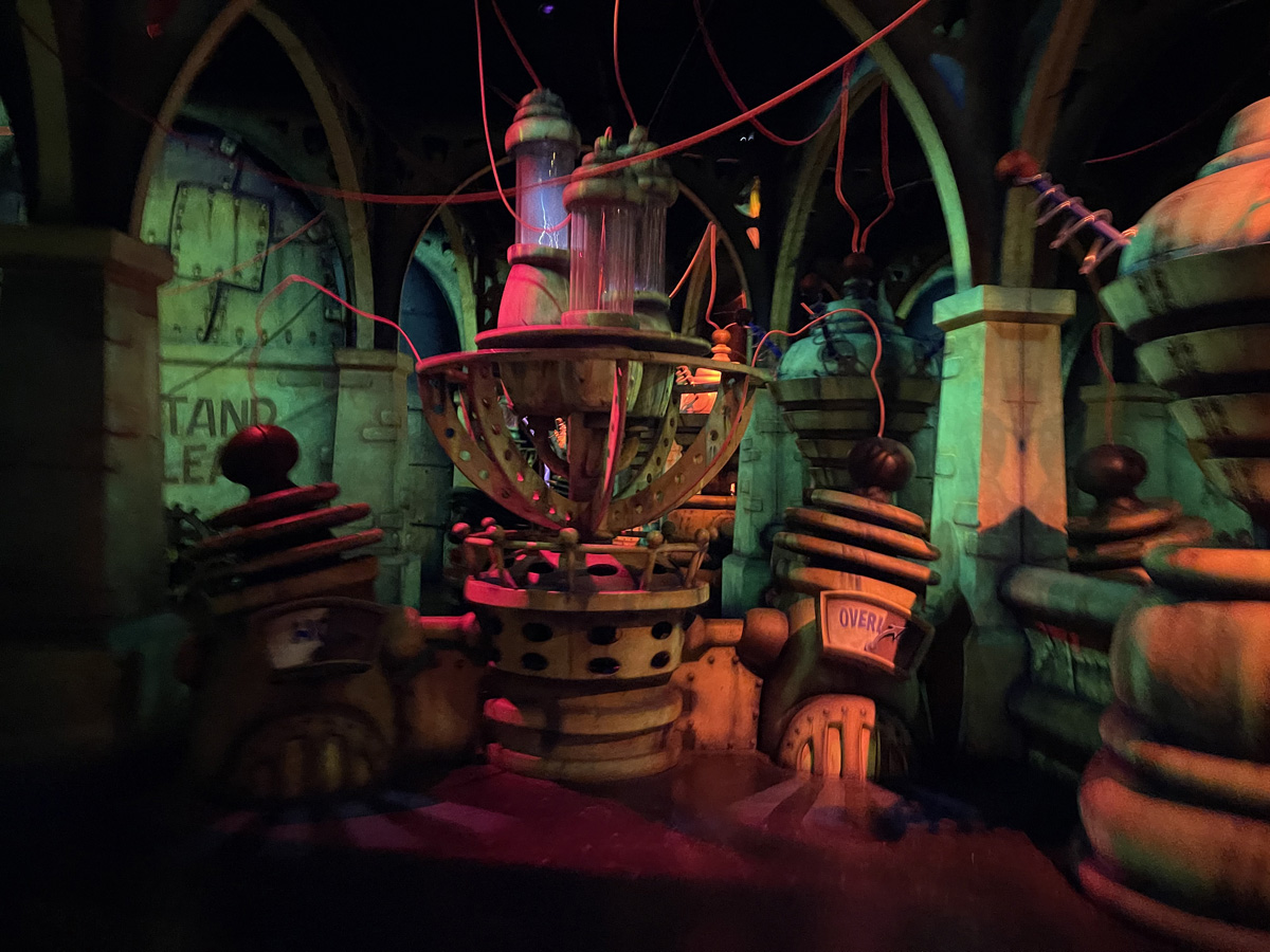 Roger Rabbit's Car Toon Spin | Disneyland