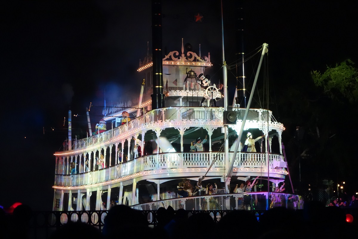 Fantasmic! | Disneyland